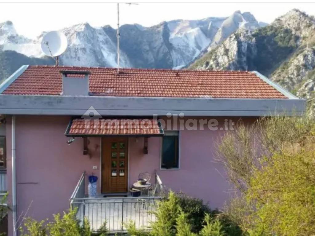 Vendita Appartamento in via Pietro Bonanni. Carrara. Da ristrutturare ...