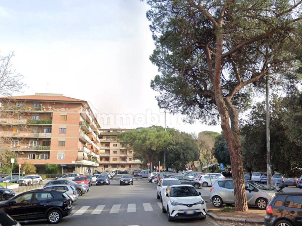 Vendita Attico in via Lemonia Roma. Da ristrutturare, posto auto, con ...