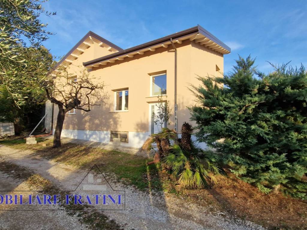 Sale Single-family detached house in Maltignano Maltignano. Good ...