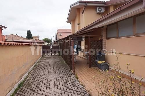 Vendita Appartamento Roma. Bilocale in via Giulio Cesare Teloni. Buono ...