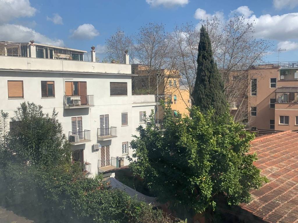 Vendita Appartamento Roma. Monolocale in via Plotino 37. Buono stato ...