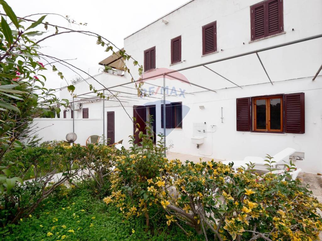 Vendita Terratetto plurifamiliare in piazzetta Iris 8 Otranto. Buono ...