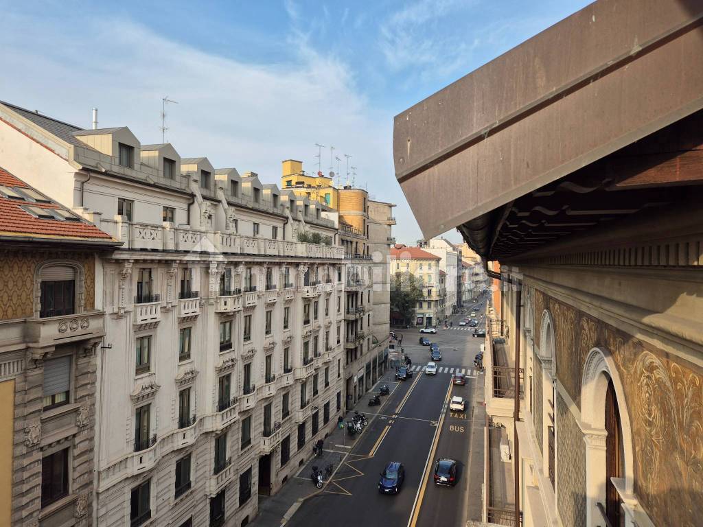 Rent Apartment Milan. 4-room flat in via Giosuè Carducci. Excellent ...