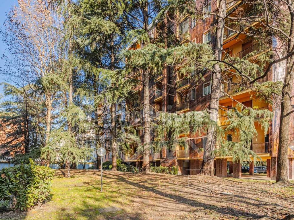 Vendita Appartamento Milano. Quadrilocale in via Emilio De Marchi 5. Da ristrutturare, quinto ...