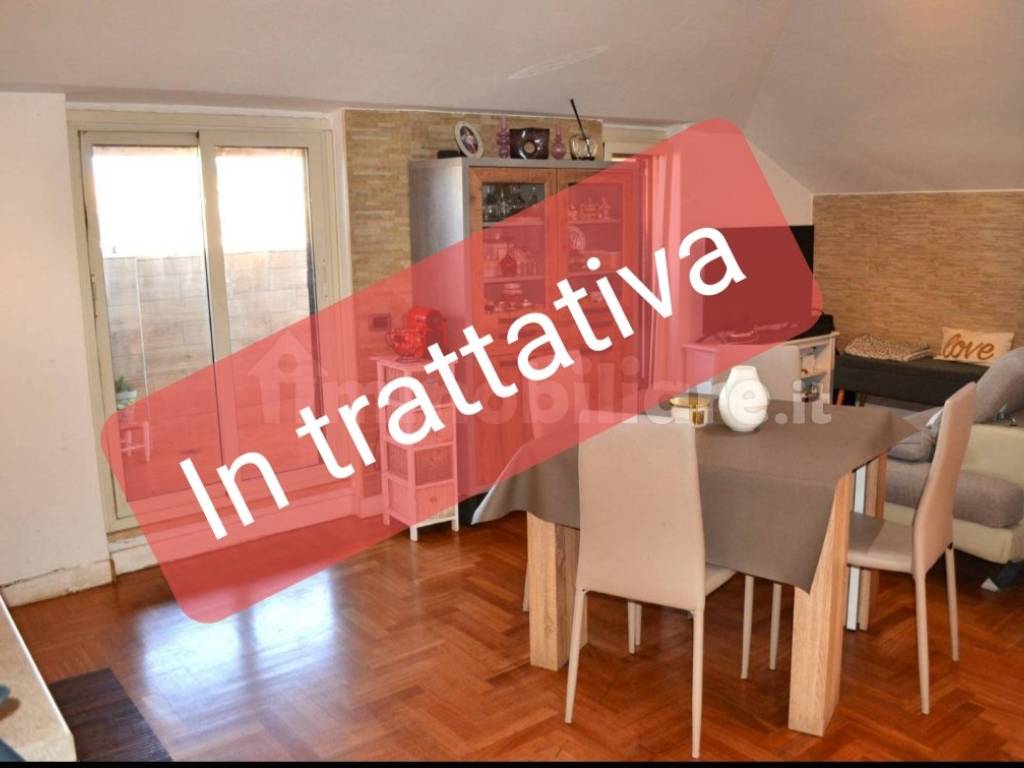 Vendita Attico in via Emilio Macro Roma. Buono stato, con terrazza, rif ...