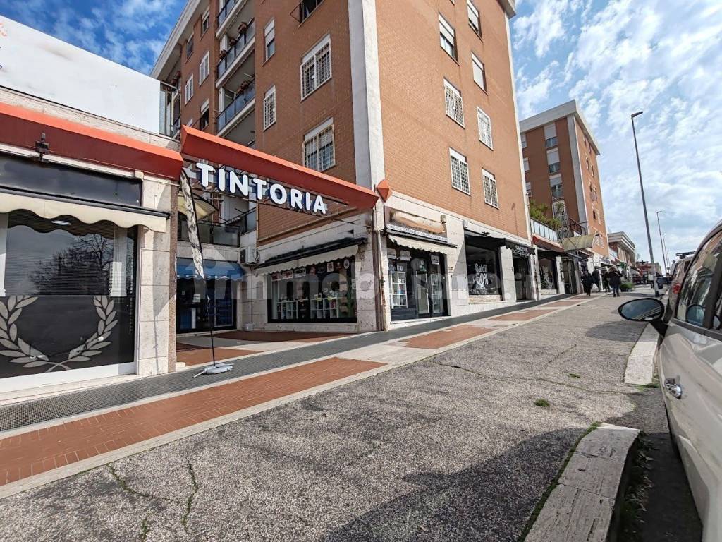 Locale commerciale, Roma, Rif. 118590717 - Immobiliare.it
