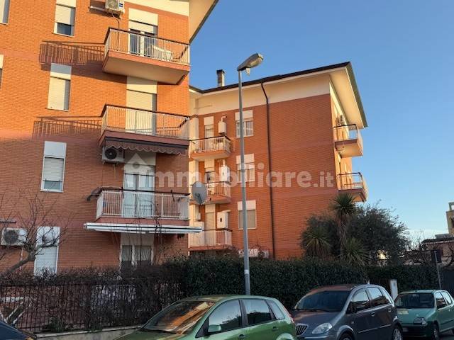 Vendita Appartamento Sabaudia. Quadrilocale in via Lestra di Capogrosso ...