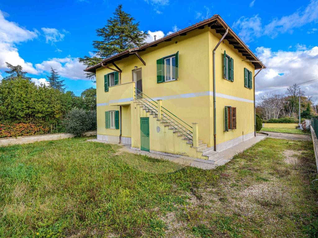 Vendita Villa unifamiliare in via di Selva Nera Roma. Da ristrutturare ...