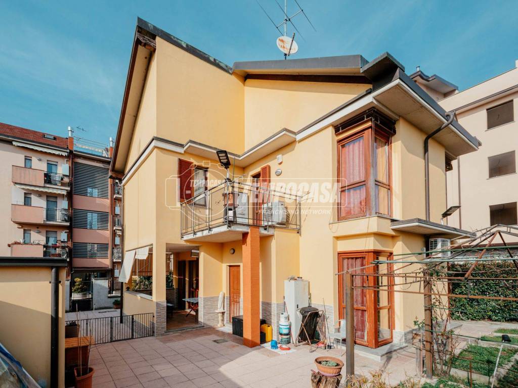 Vendita Villa unifamiliare in corso Novara 78 Vigevano. Buono stato ...