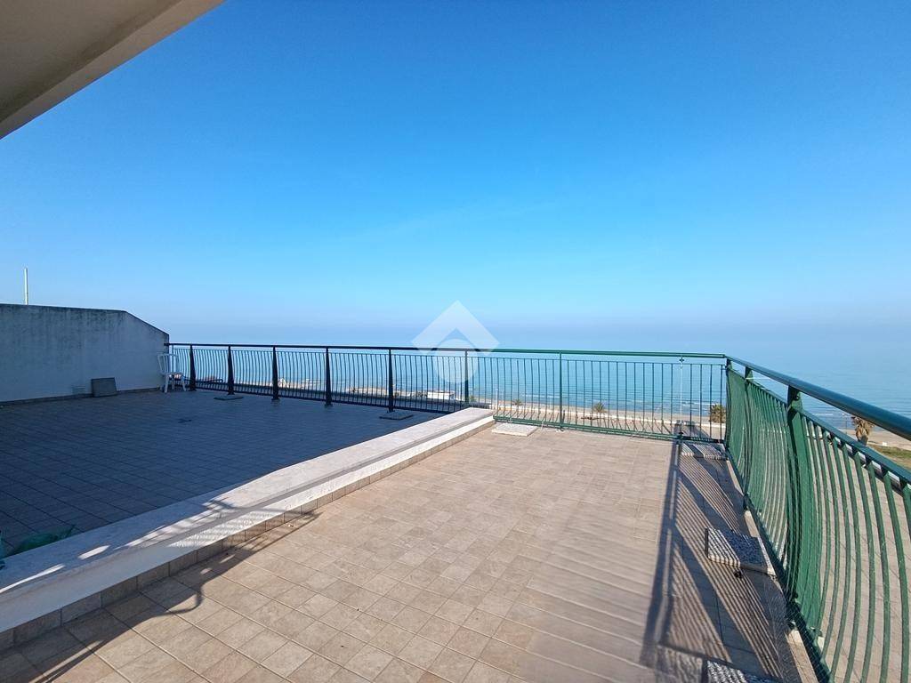 Vendita Attico in via Bolzano 6 Pineto. Buono stato, con terrazza, rif ...