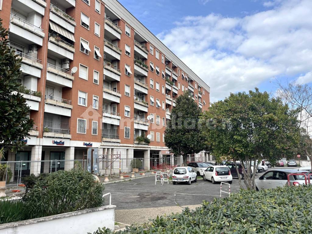Vendita Appartamento Roma. Quadrilocale in via delle Vigne Nuove 551 ...