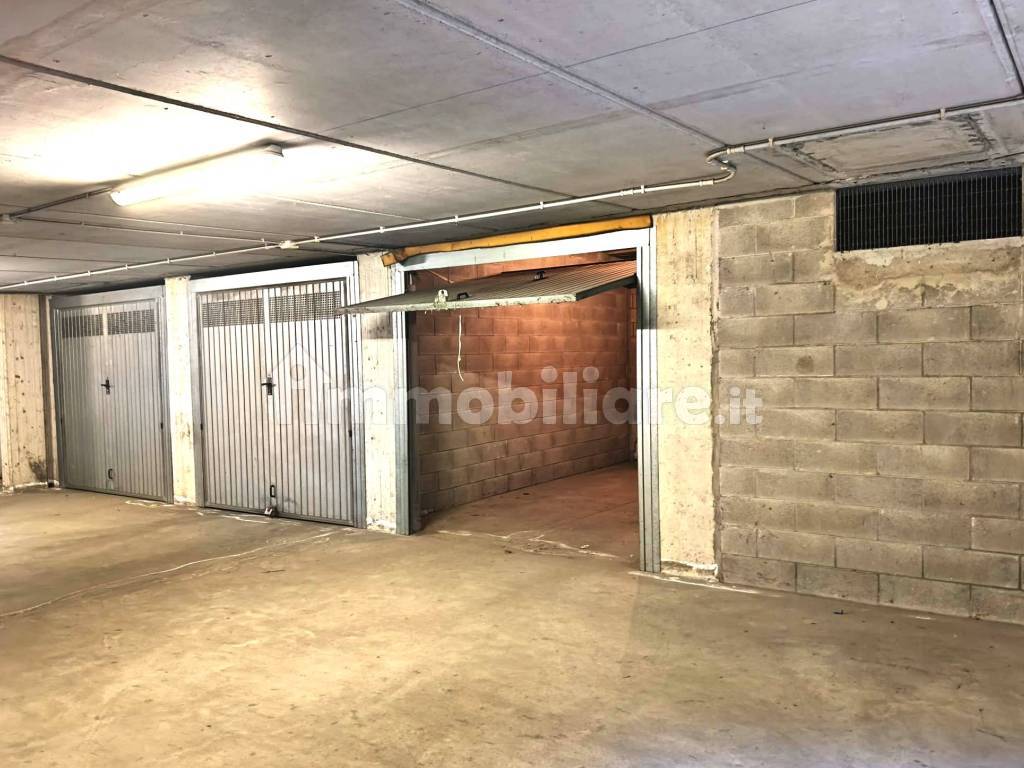 Garage - Box via 25 Aprile 37, Nichelino, Rif. 118909867 - Immobiliare.it