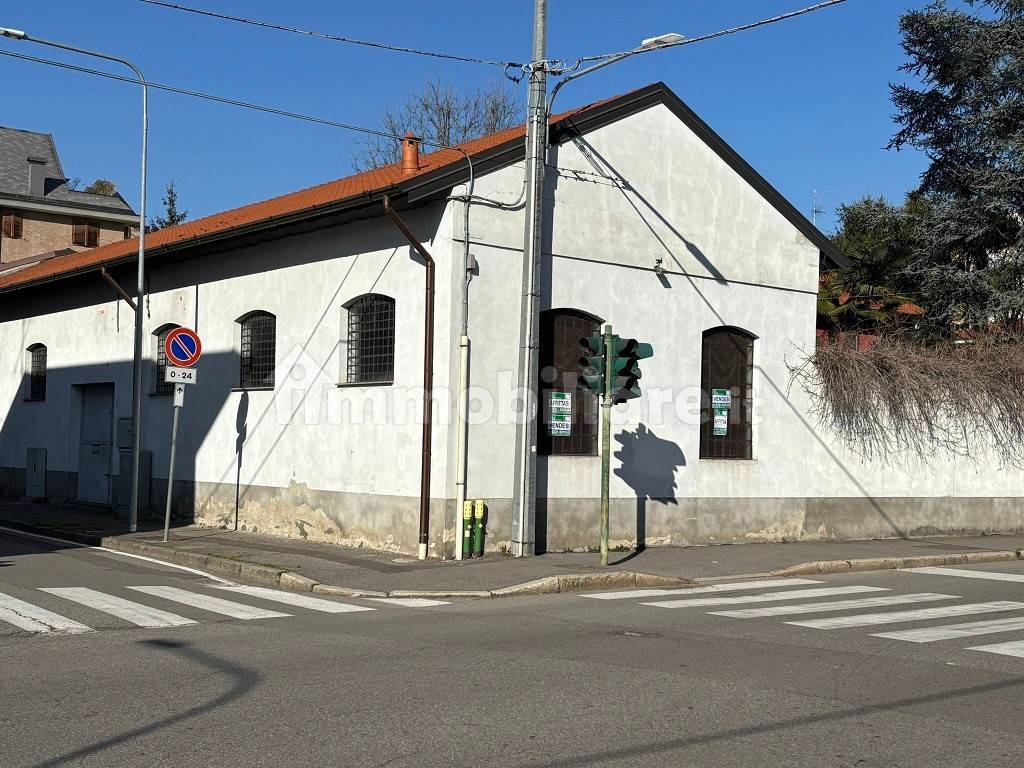 Hangar via Amerigo Vespucci 2, Busto Arsizio, Ref. 118910483 ...