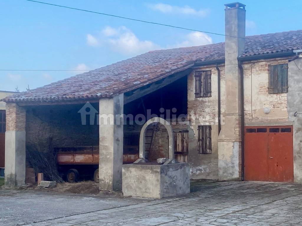 Vendita Rustico in via Lunga Borgo Veneto. 100 m², rif. 118914009