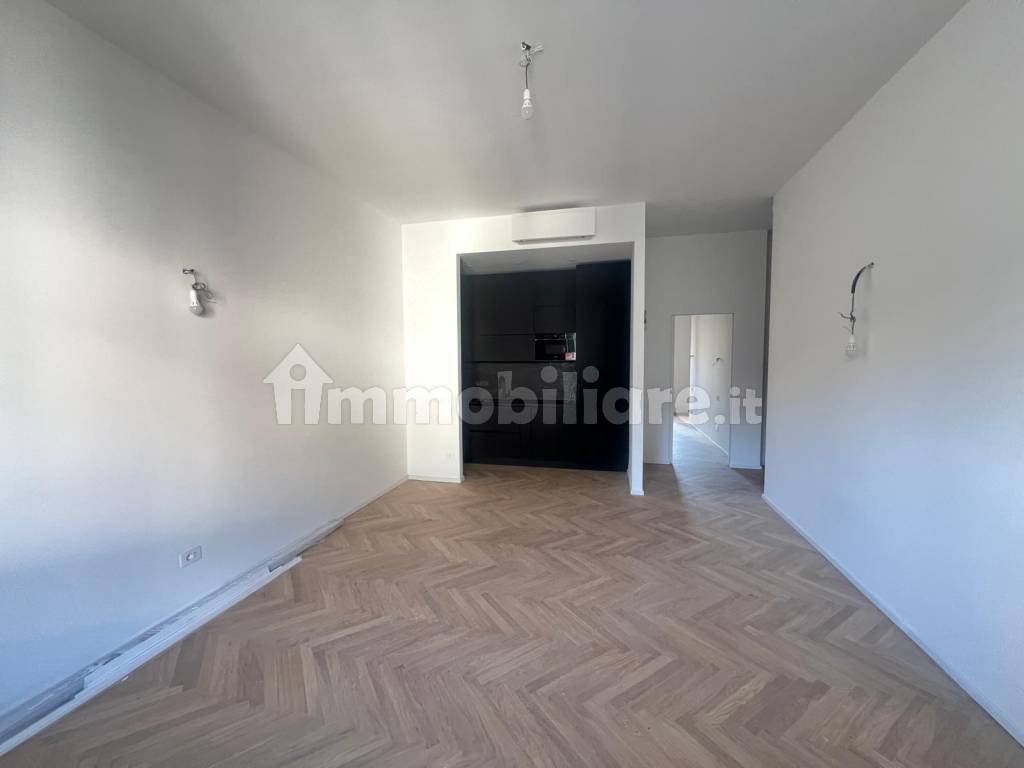 Vendita Appartamento Milano. Bilocale in via Vivaio 12. Ottimo stato ...