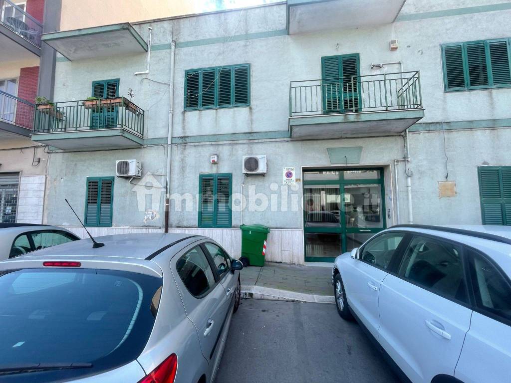 Vendita Appartamento in via Umbria 200. Taranto. Buono stato, piano ...