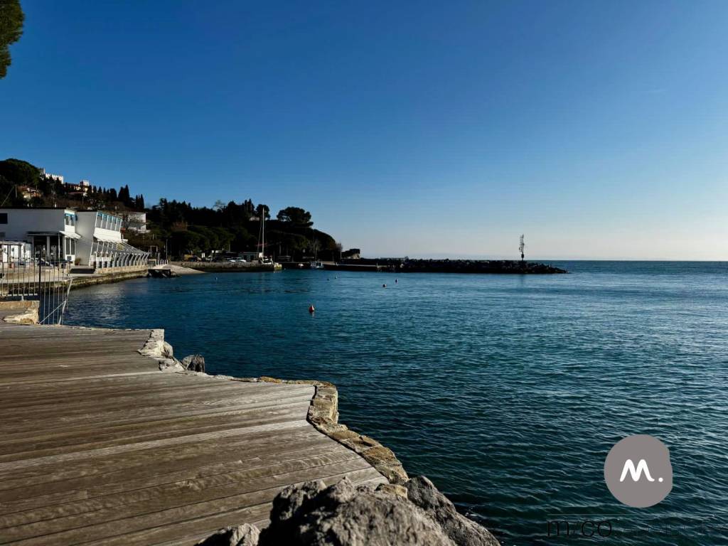 Vendita Villa unifamiliare in frazione Duino 67O Duino-Aurisina. Ottimo stato, posto auto, con ...