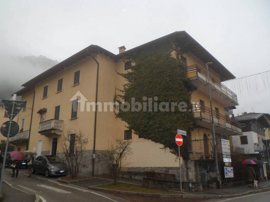 Palazzo - Edificio via Ingegner Angelo Manzoni 21, Barzio, Rif ...