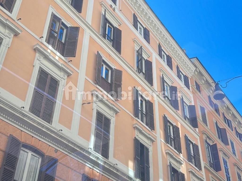 Affitto Appartamento Roma. Trilocale in via Natale del Grande. Buono ...