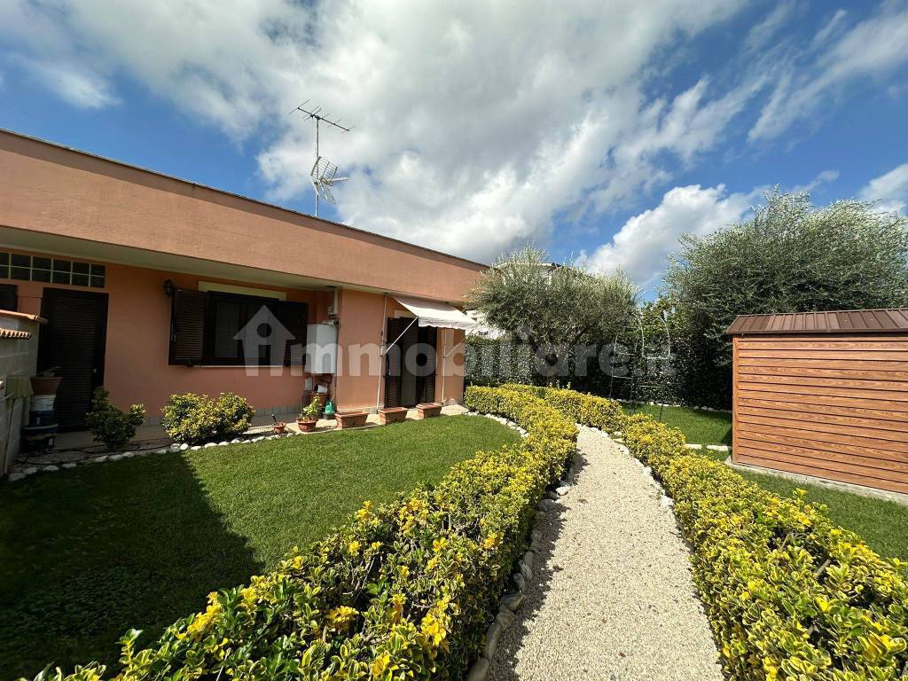 Sale Multi-family villa in via Zannone 8 Ardea. Good condition, parking ...