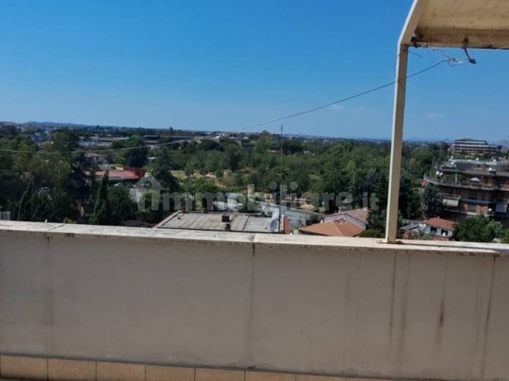 Affitto Attico in via dei Durantini Roma. Buono stato, con terrazza ...