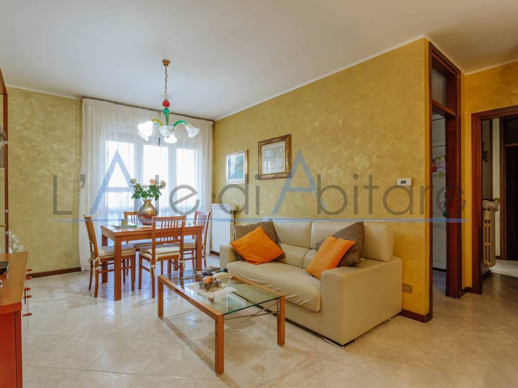 Vendita Appartamento in via Roma 35. Casalserugo. Ottimo stato, secondo ...