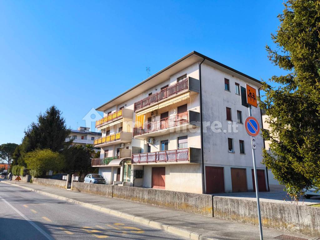 Vendita Appartamento Palmanova. Bilocale in via Luigi Chiozza 17. Buono ...