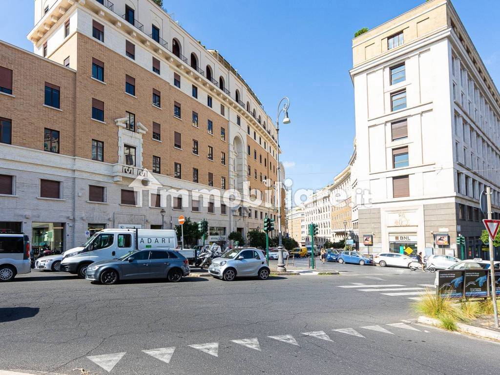 Ufficio - Studio via Barberini, Roma, Rif. 119006585 - Immobiliare.it