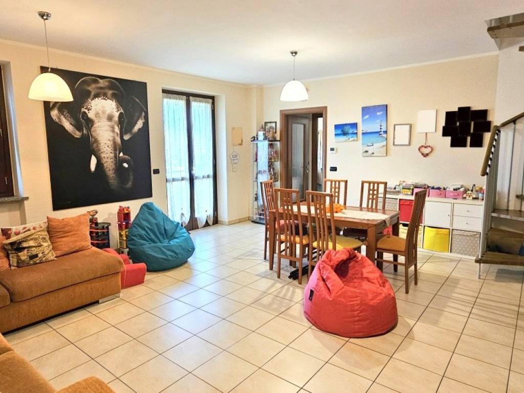 Vendita Appartamento Rondissone. Quadrilocale in via Massimo D'azeglio ...