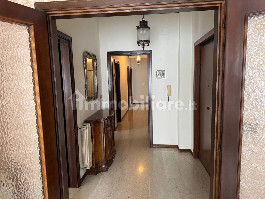 Rent Apartment in via Sant'Ilario 5. Atri. Excellent condition, first ...