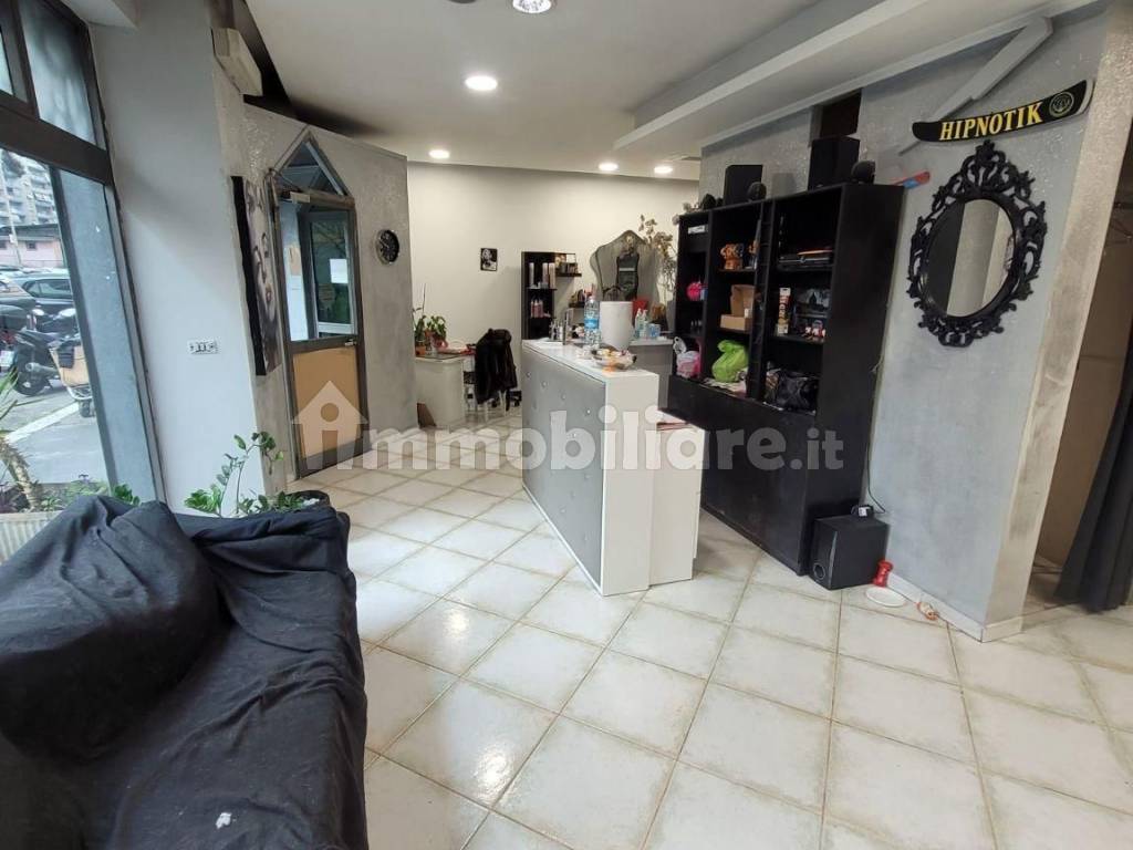 Parrucchiere - Barbiere via Alatri 26, Roma, Rif. 119019735 - Immobiliare.it