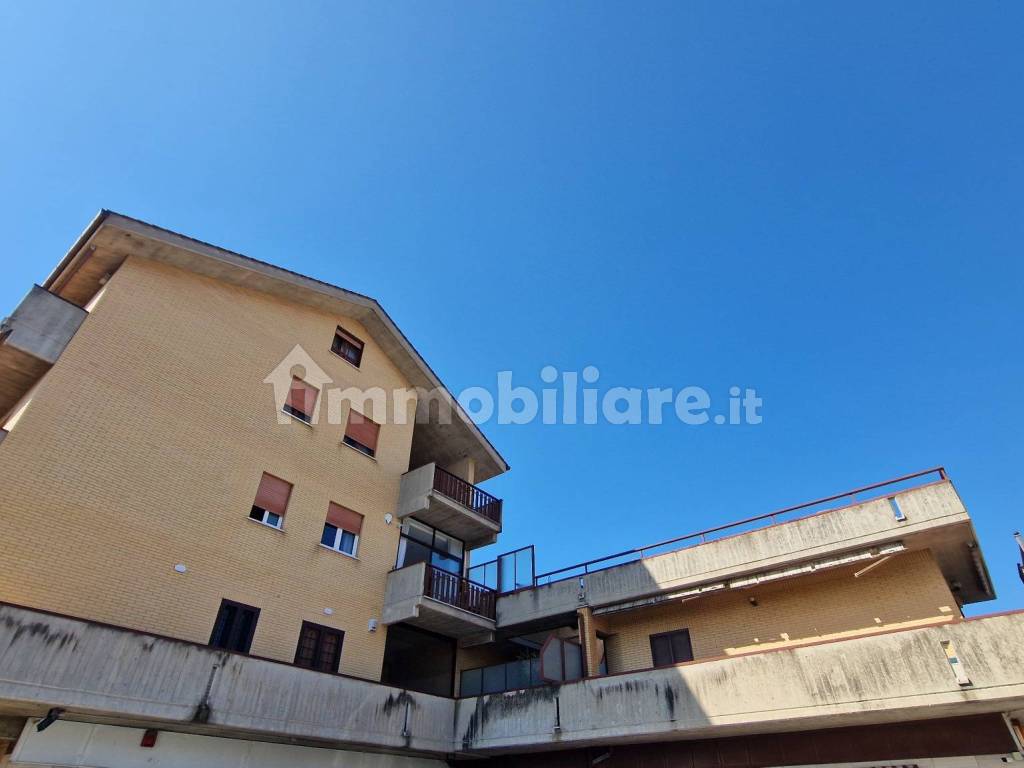 Vendita Appartamento in via delle Vigne di Morena 21. Roma. Ottimo ...