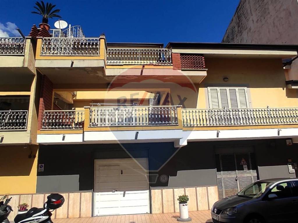 Vendita Villa bifamiliare Casoria. Buono stato, posto auto, con terrazza, riscaldamento autonomo ...