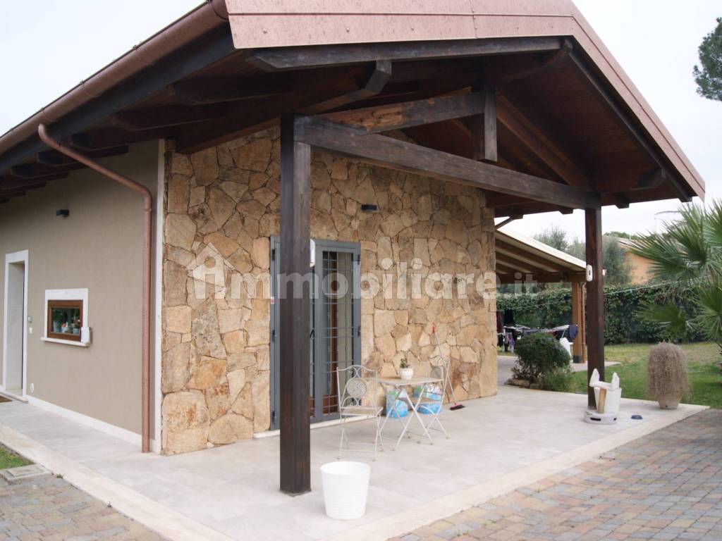 Vendita Villa bifamiliare in via Lago di Bracciano 84 Fonte Nuova ...