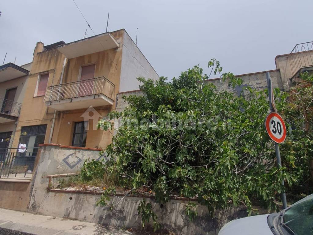 Asta per casa indipendente, via Santa Maria Di Licodia, 86-88 86-88 ...