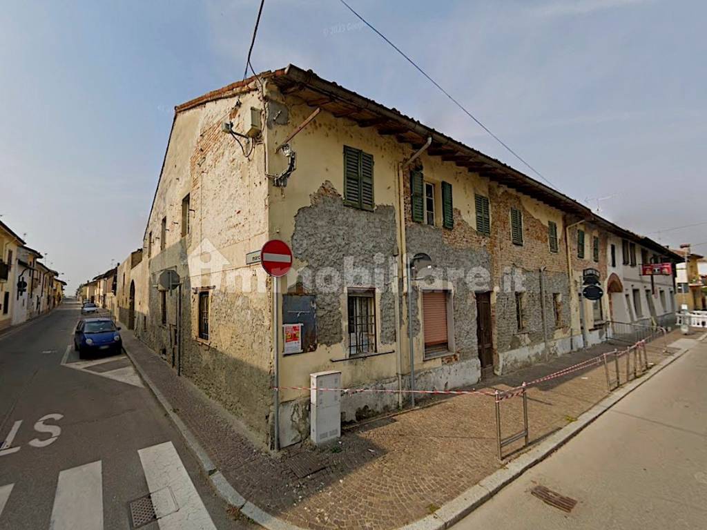 Vendita Terratetto plurifamiliare in via Roma 35 Garlasco. Da ...