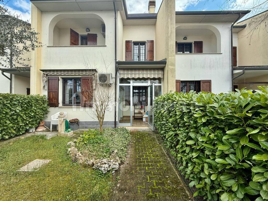 Vendita Villa a schiera in via dal Re 46 San Pietro in Casale. Buono ...