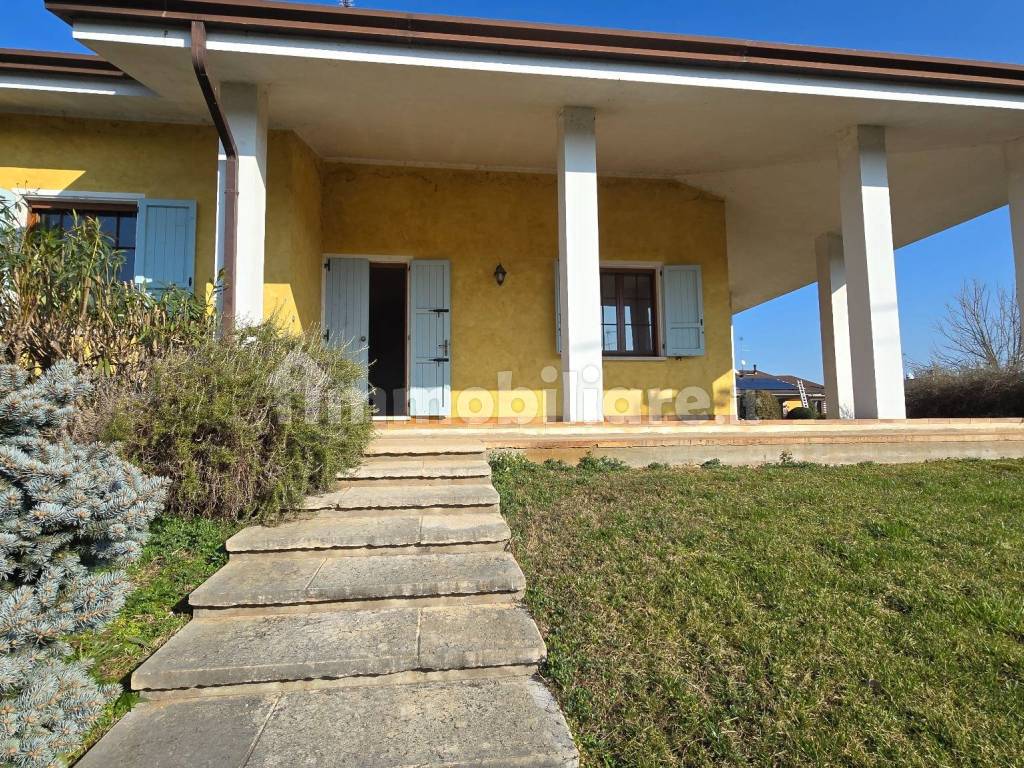 Vendita Villa unifamiliare in piazza San Pio X Goito. Ottimo stato ...