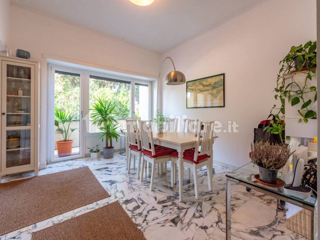 Vendita Appartamento in via Fabiola. Roma. Buono stato, secondo piano ...