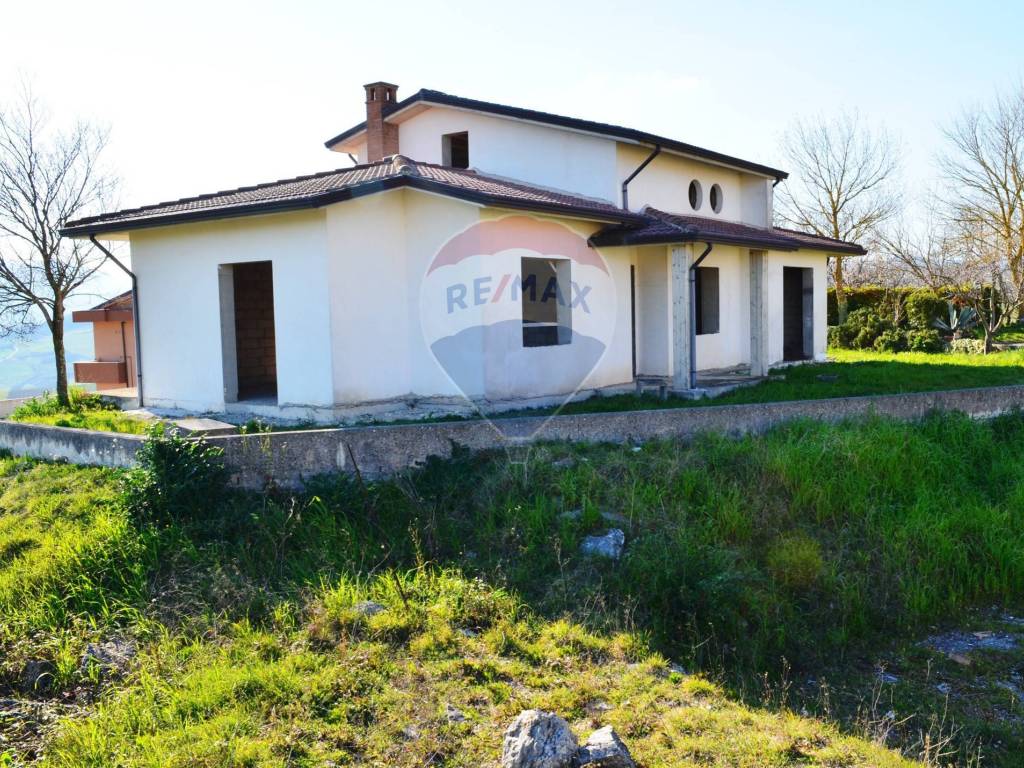 Vendita Villa unifamiliare in via Sant'Angelo Fragneto Monforte. Nuova, posto auto, 200 m², rif ...