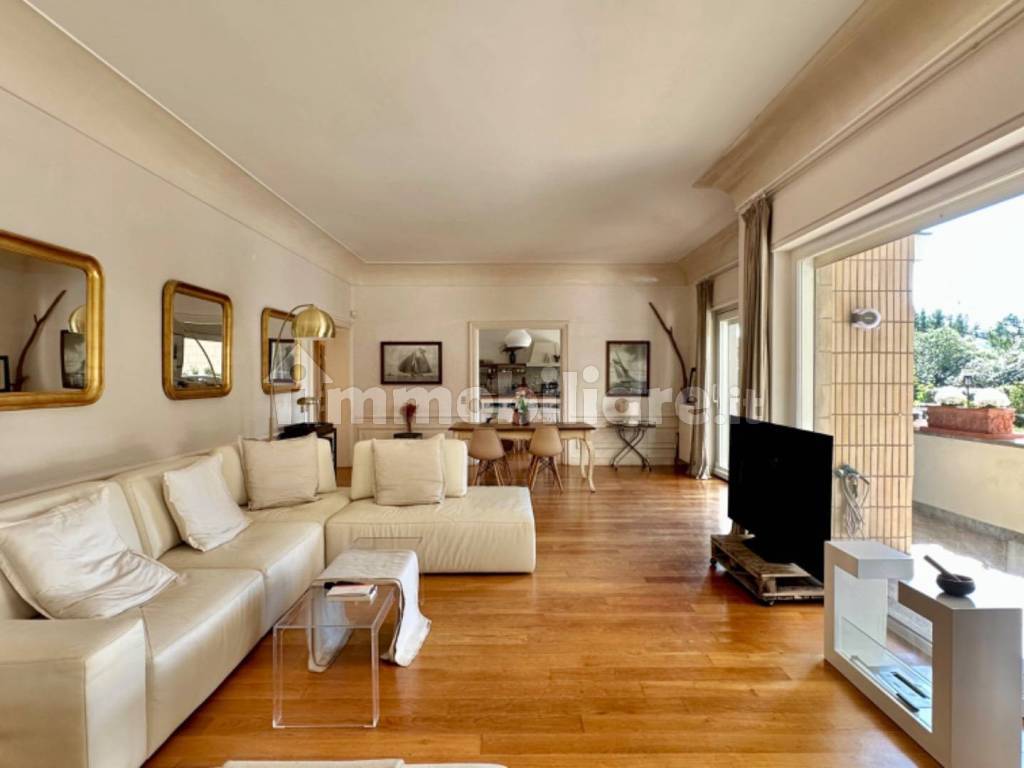 Vendita Appartamento in via Cortina D'Ampezzo 135. Roma. Ottimo stato ...