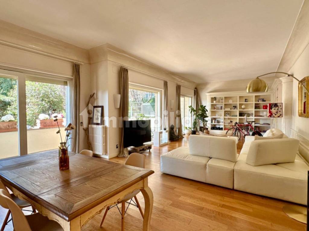 Vendita Appartamento in via Cortina D'Ampezzo 135. Roma. Ottimo stato ...