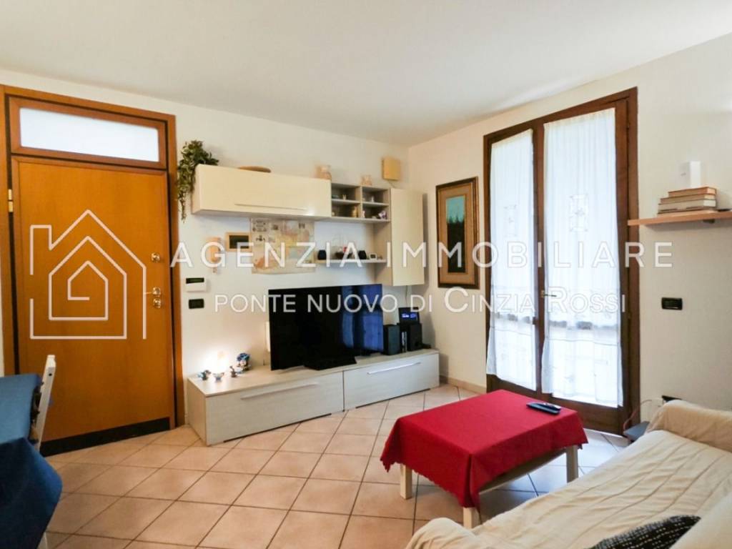 Vendita Appartamento in villa Ravenna. Ottimo stato, con terrazza, riscaldamento autonomo, 70 m² ...