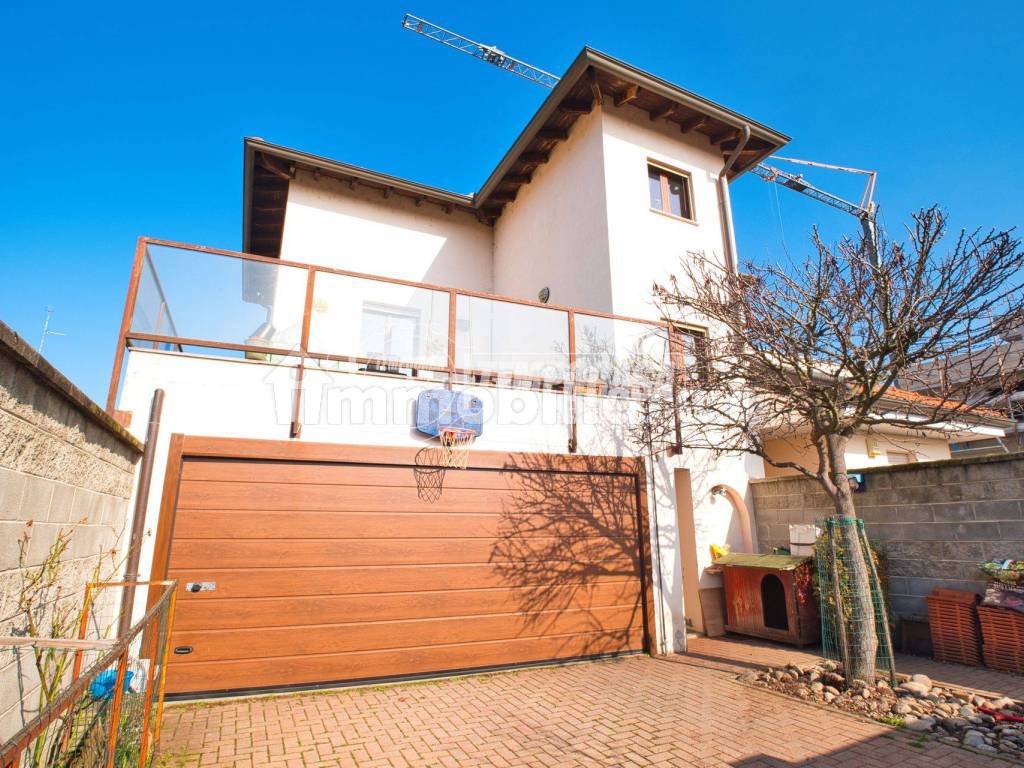 Vendita Villa unifamiliare in via Sempione Galliate. Ottimo stato ...