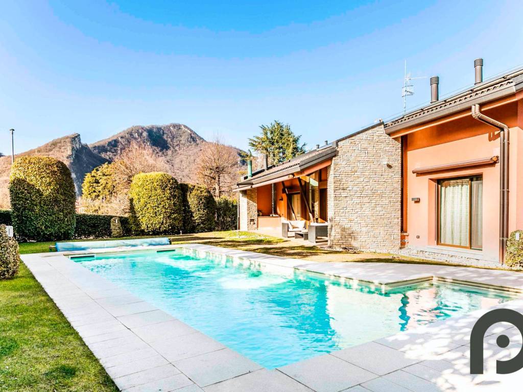 Vendita Villa bifamiliare in via Binaghetto Arcisate. Ottimo stato ...