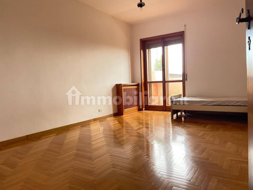 Affitto Appartamento Roma. Trilocale in via Marino Ghetaldi 65. Buono ...