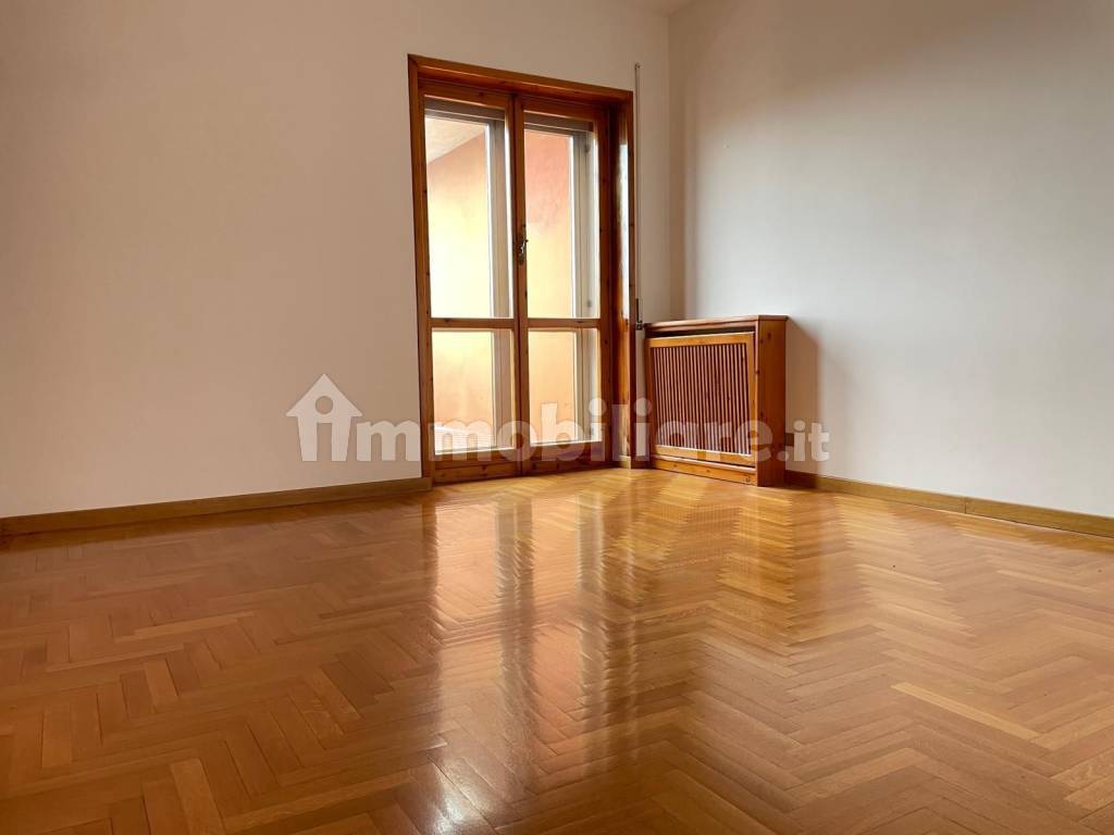 Affitto Appartamento Roma. Trilocale in via Marino Ghetaldi 65. Buono ...