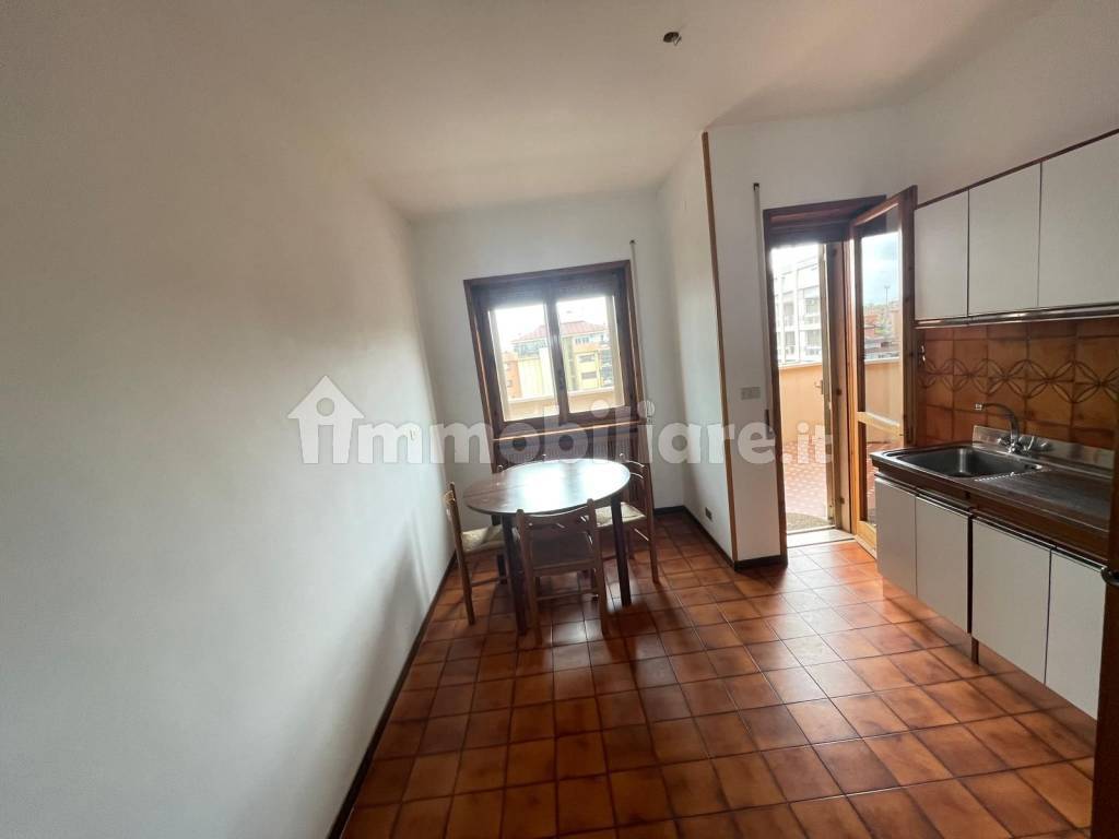 Affitto Appartamento Roma. Trilocale in via Marino Ghetaldi 65. Buono ...