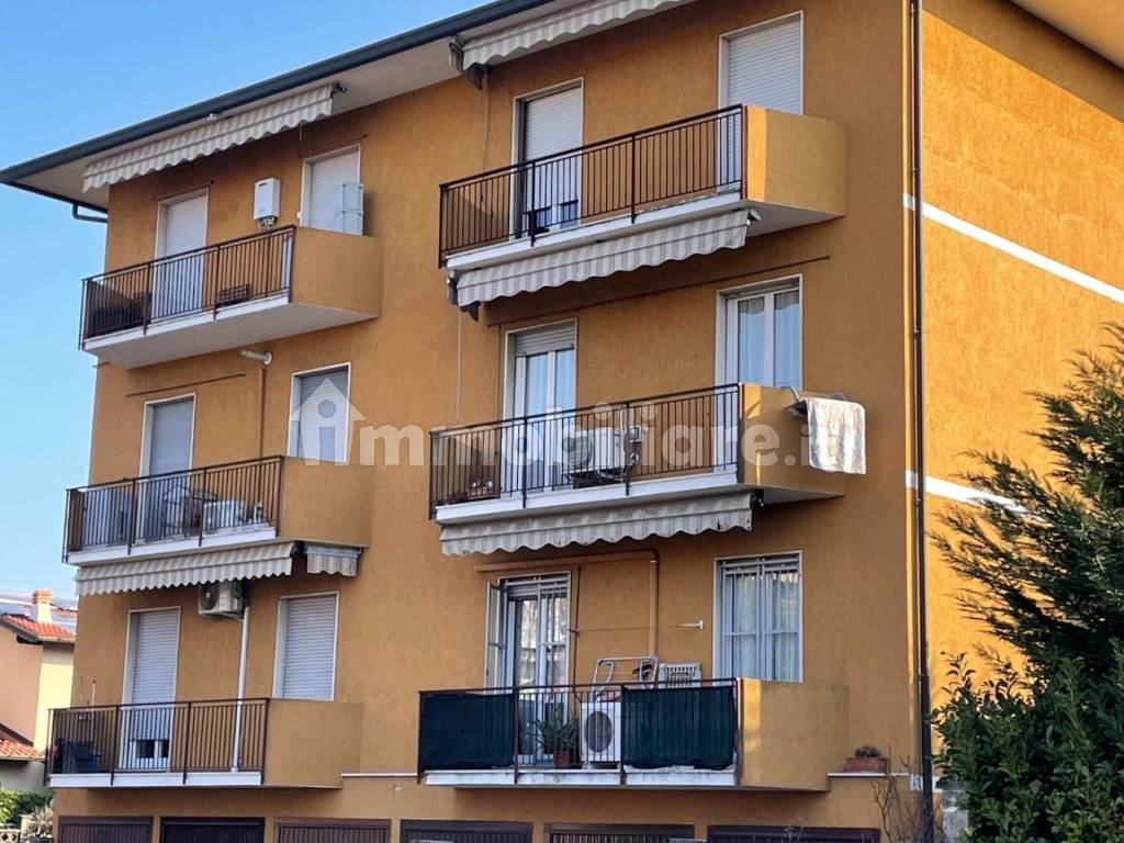 Vendita Appartamento Cassina Rizzardi. Trilocale in via Giuseppe Verdi ...