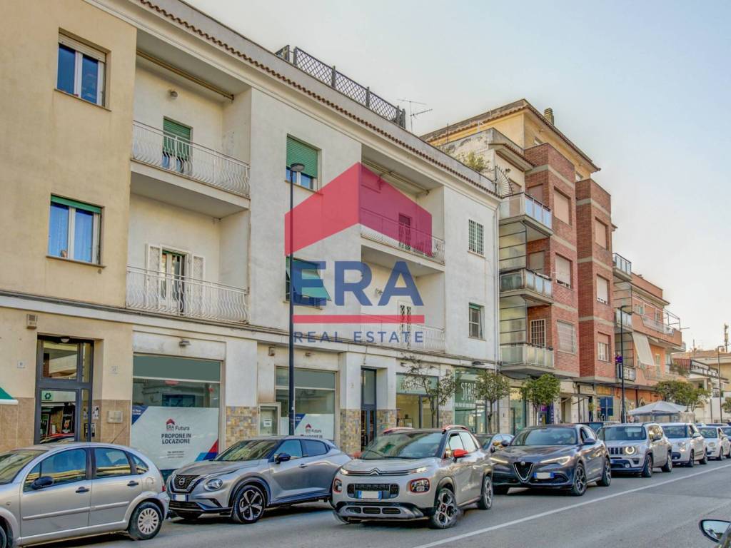 Locale commerciale via Roma 15, Pomezia, Rif. 119113357 - Immobiliare.it